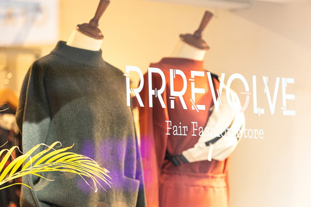 RRREVOLVE AG - Der Schweizer Fair Fashion Pionier - Conda Schweiz